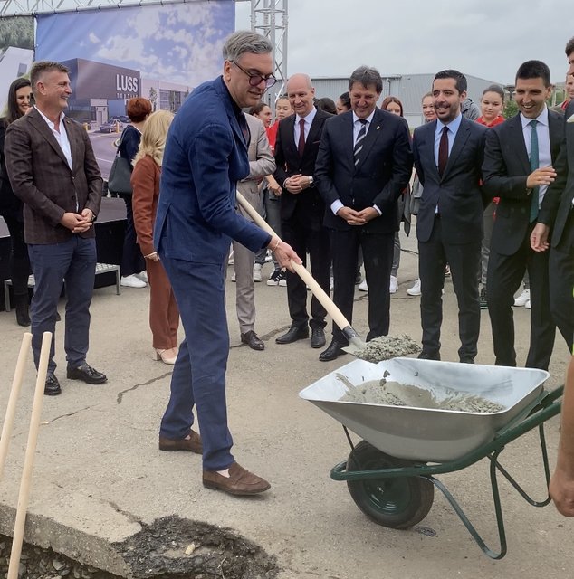 Привредна комора Србије/Положен камен темељац за нову фабрику Luss Textile